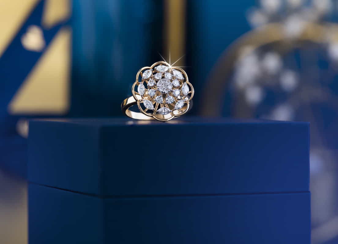 Couple engagement ring in UAE | Gold Gifting | Arakkal